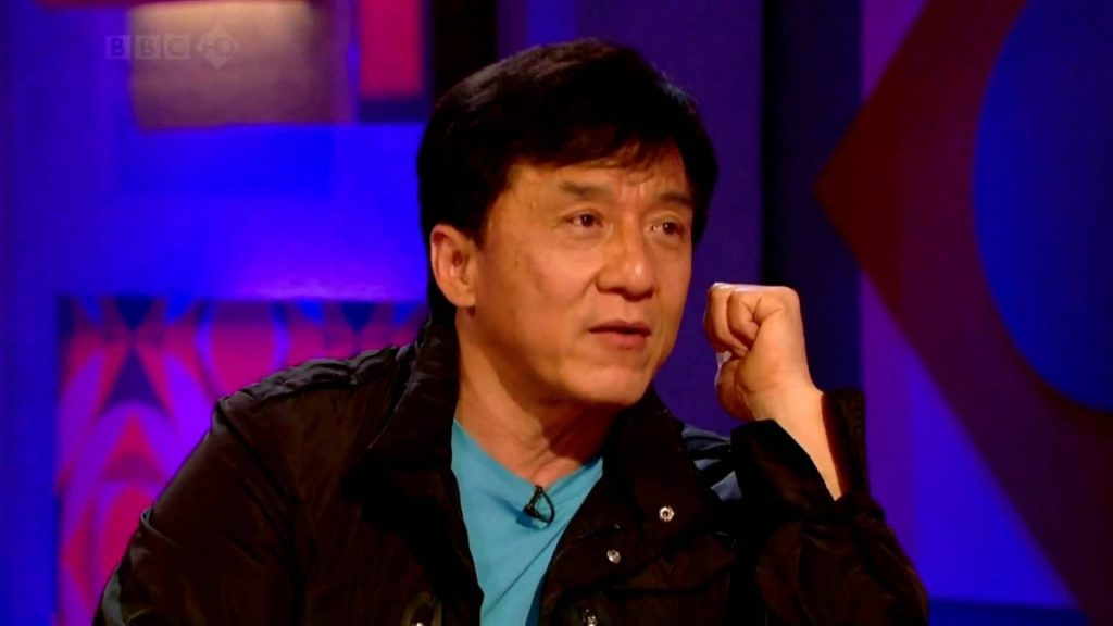 How many knew Jackie Chan can also sing so well? Watch his performance ...