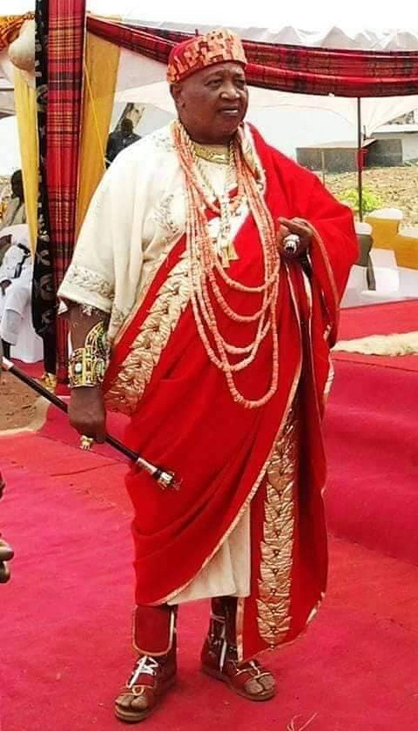 Breaking: Igwe Umenyiora of Ogbunike is dead, Buhari pays tribute ...